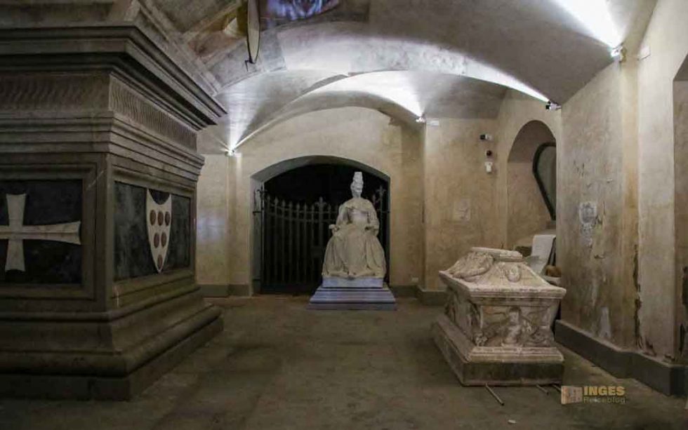 In der Krypta der Basilika San Lorenzo in Florenz